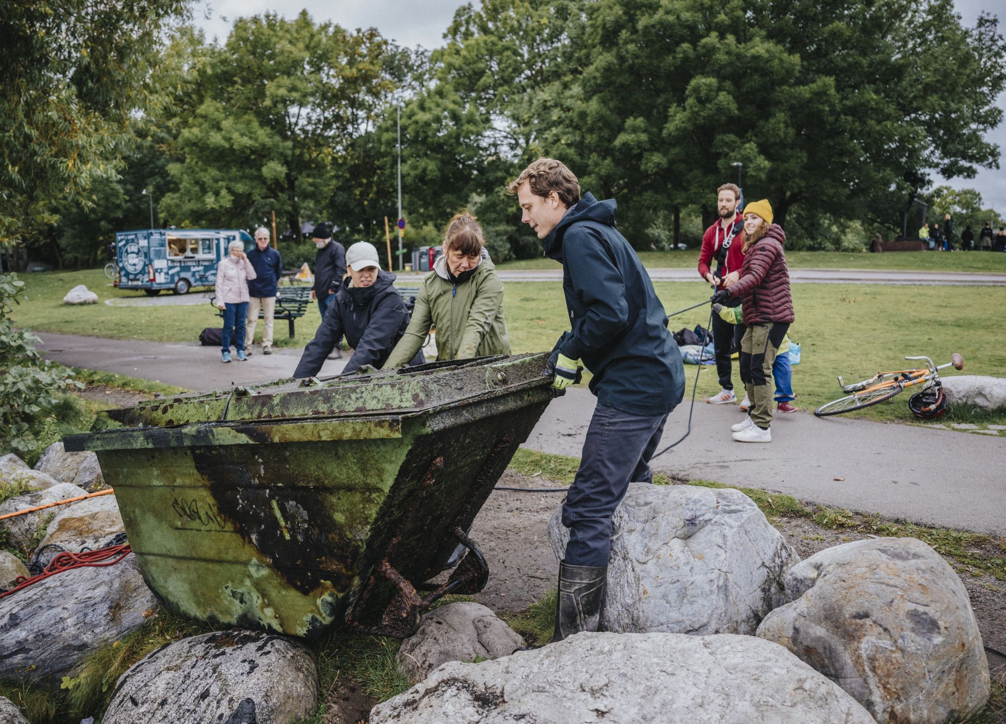 wpd plockade upp 600 kg skräp från Mälarens botten! - wpd sweden : wpd sweden